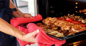 Chrononutrition: manger avant de dormir ferait grossir | Food in Action